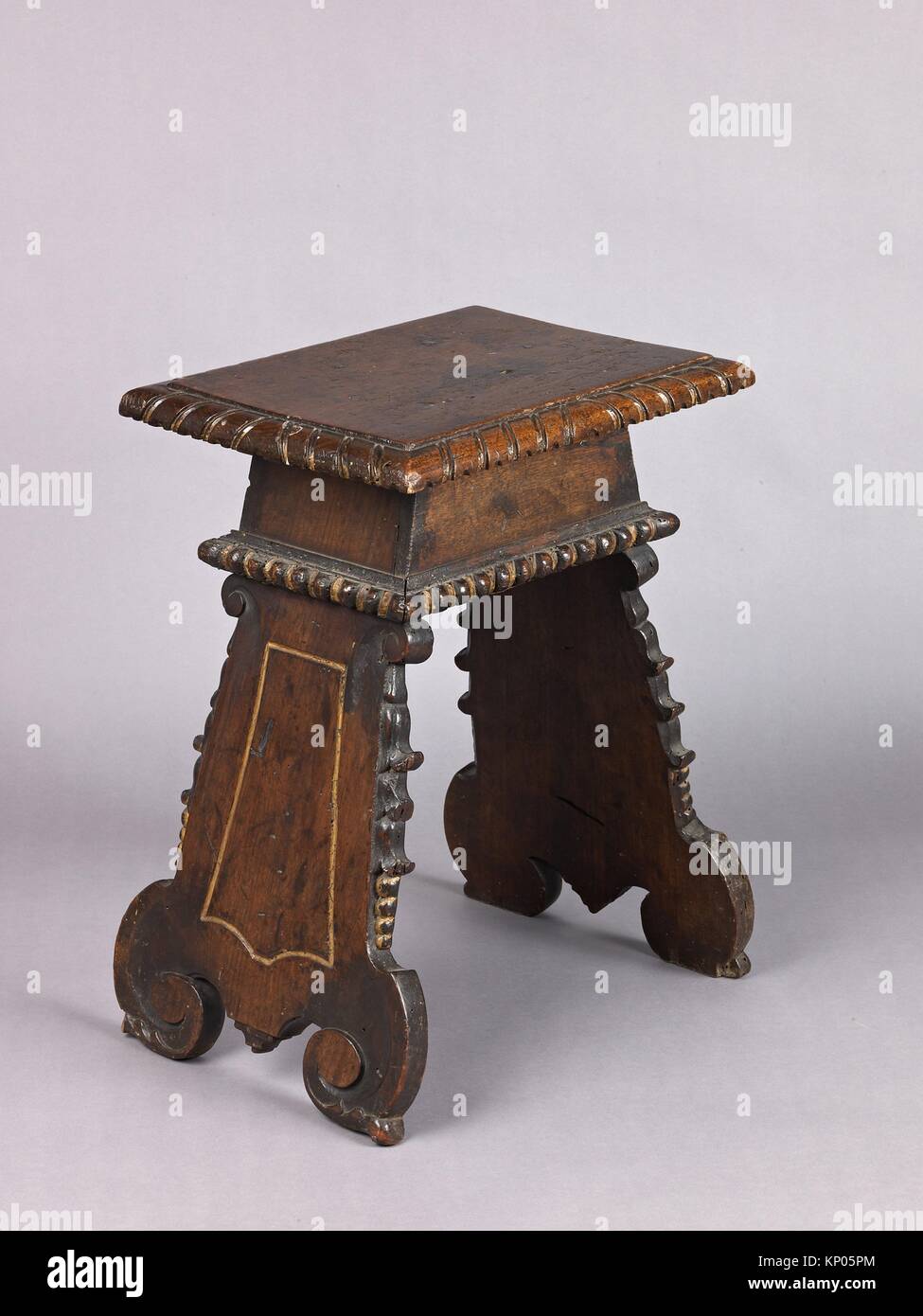 16th century walnut wood furniture hi-res stock photography and images ...