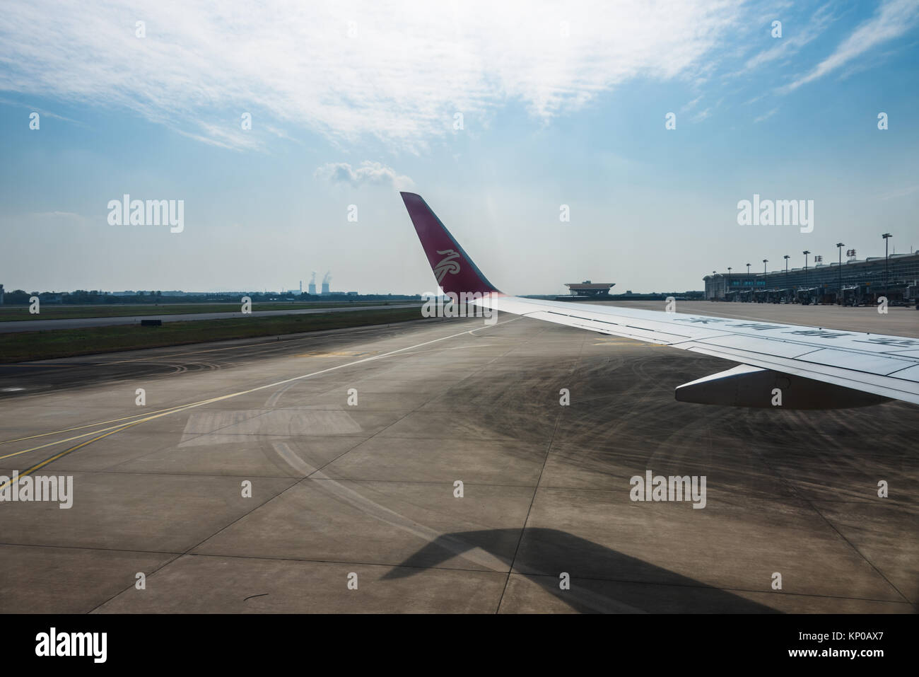 View plane wing during take hi-res stock photography and images - Alamy