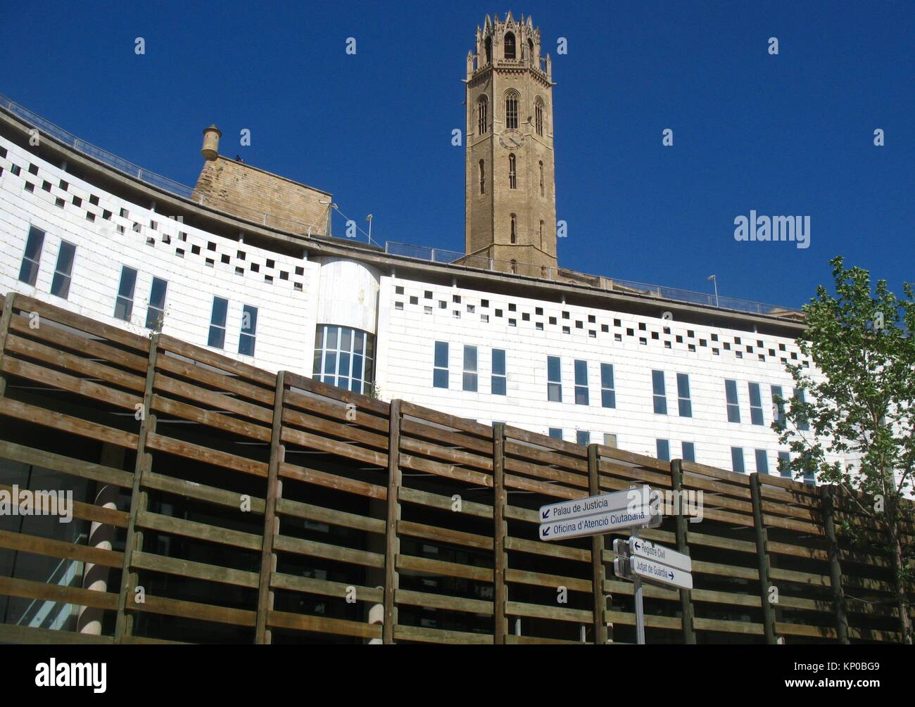 Old courthouse building hi-res stock photography and images - Alamy