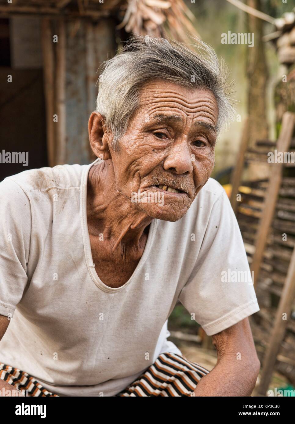 Portrait vietnamese man hoi vietnam hi-res stock photography and images ...