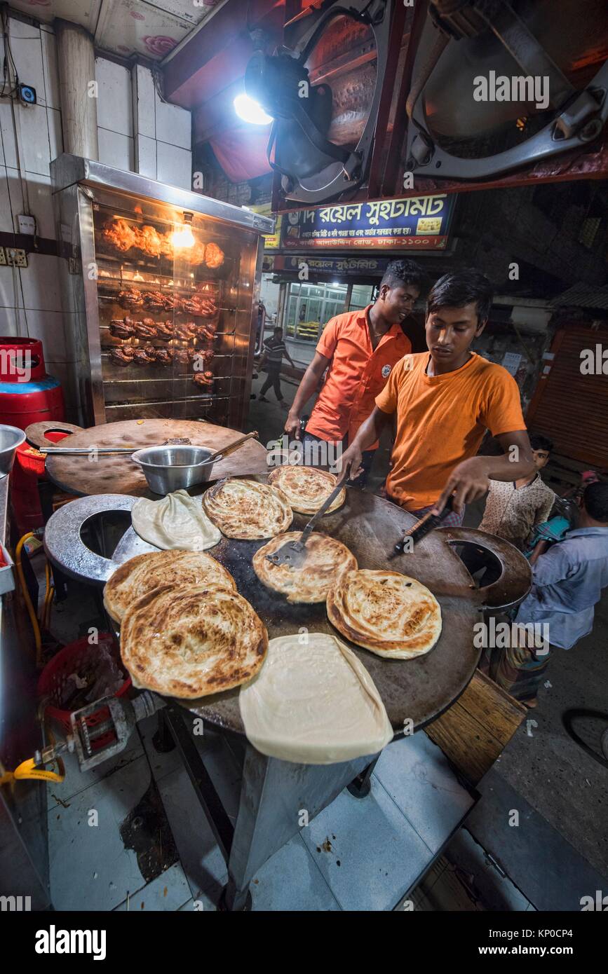 Paratha making hi-res stock photography and images - Alamy