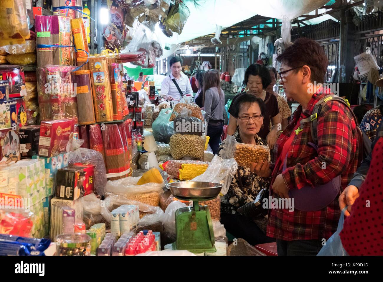 Psar thmei market building hi-res stock photography and images - Alamy