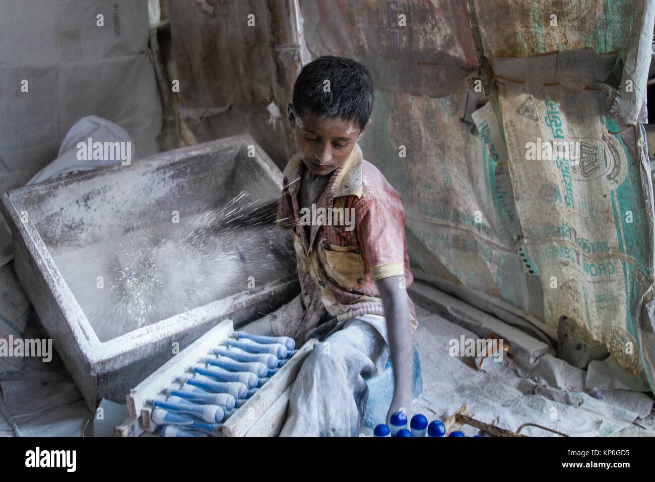 Child Balloon Factory Bangladesh High Resolution Stock Photography and ...