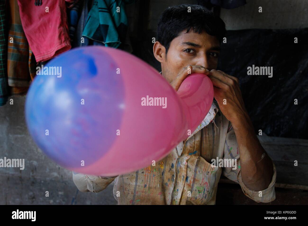 Indian kid balloon hi-res stock photography and images - Alamy