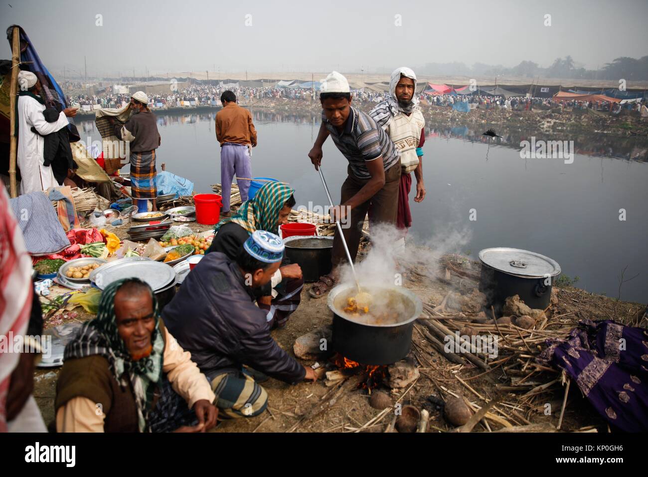 Muslim devotees attended Biswa Ijtema, at Tongi, on the outskirts of ...