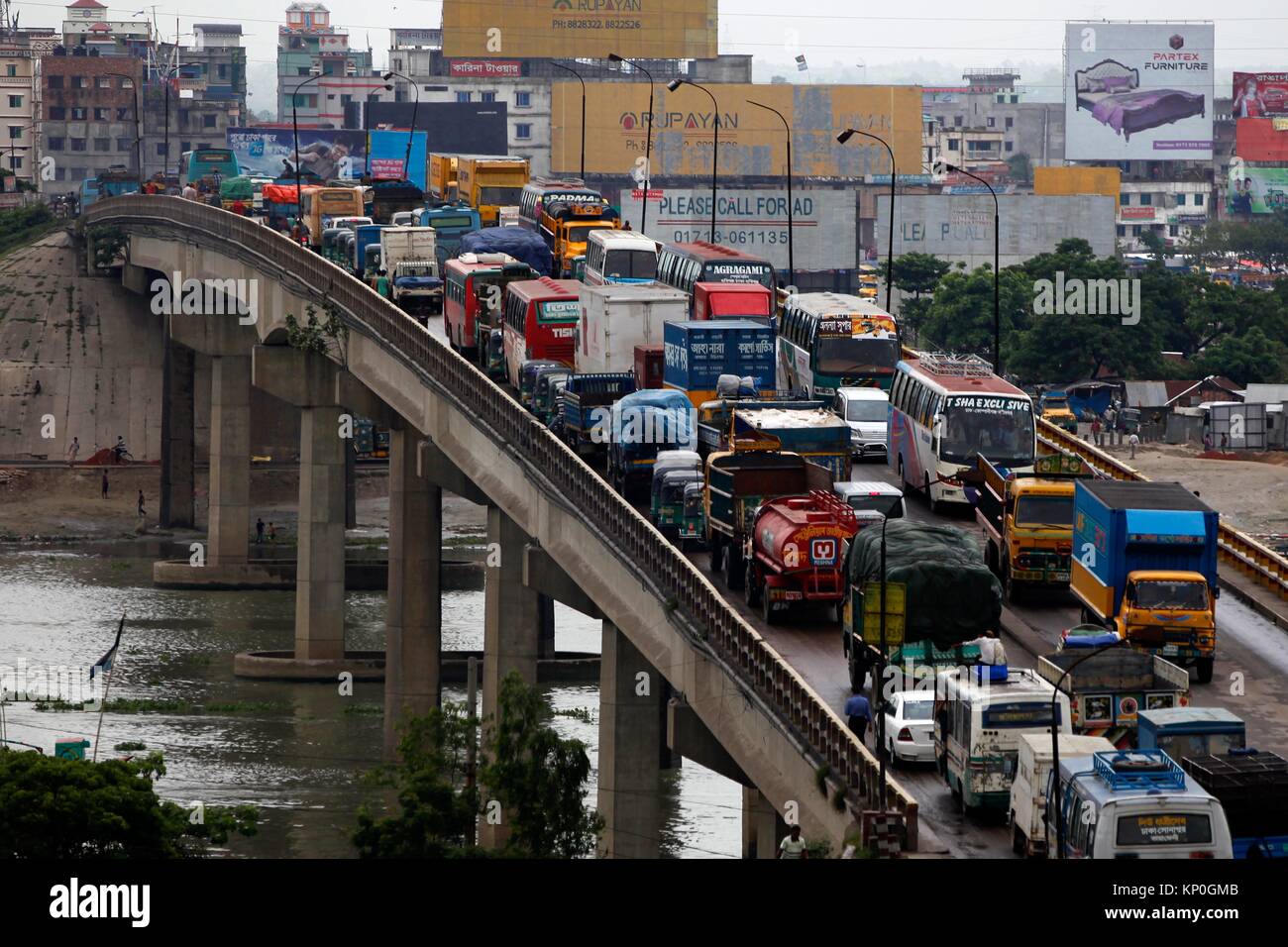 Dhaka bus terminal hi-res stock photography and images - Alamy
