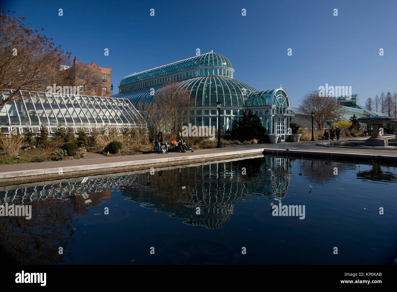 Brooklyn botanic garden building hi-res stock photography and images ...