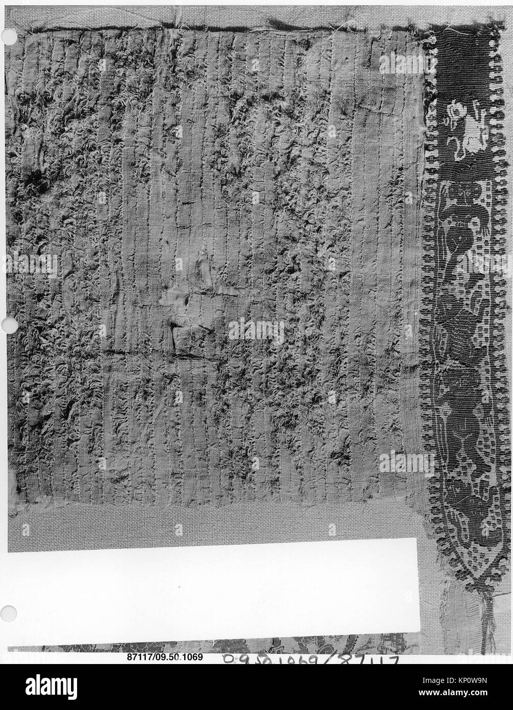 A textile fragment of a tunic from the Metropolitan Museum of Art ...