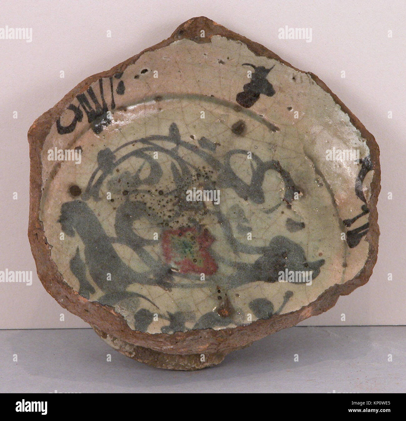 Fragment of a Bowl MET sf07-238-29a 445185 Stock Photo - Alamy