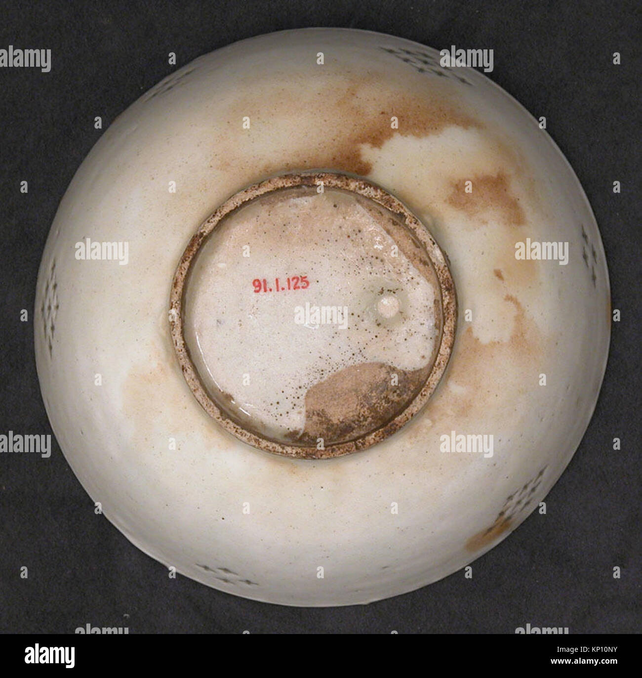 Bowl MET sf91-1-125a 444472 Stock Photo - Alamy