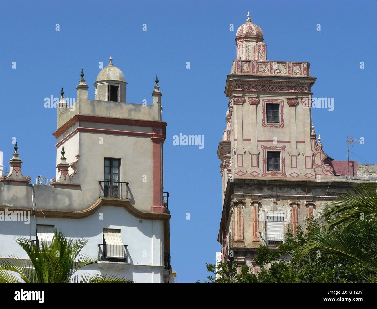 4 tower towers hi-res stock photography and images - Alamy