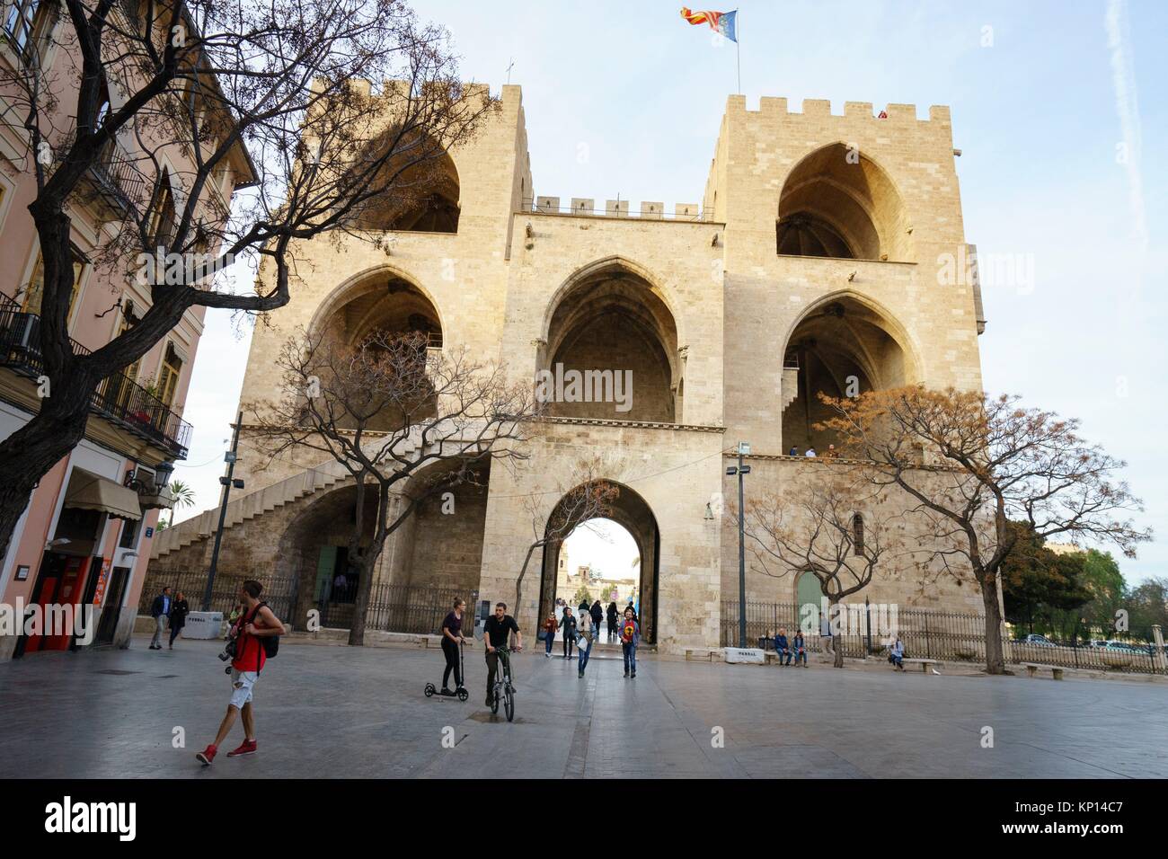 Gothic city gate of valencia hi-res stock photography and images - Alamy