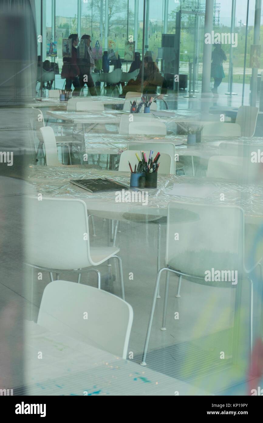 Reflective lens hi-res stock photography and images - Alamy