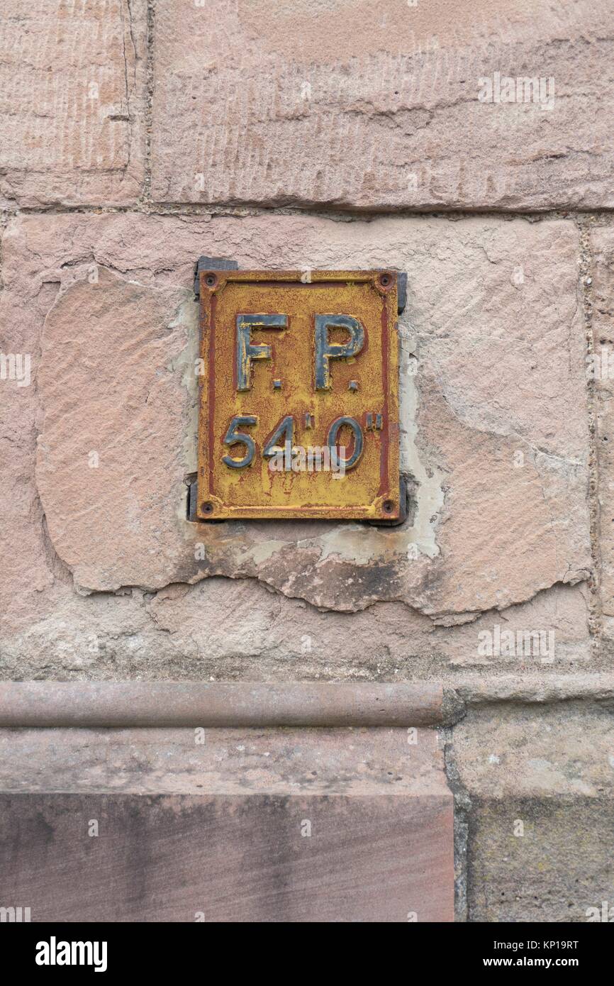 Fire hydrant uk High Resolution Stock Photography and Images - Alamy