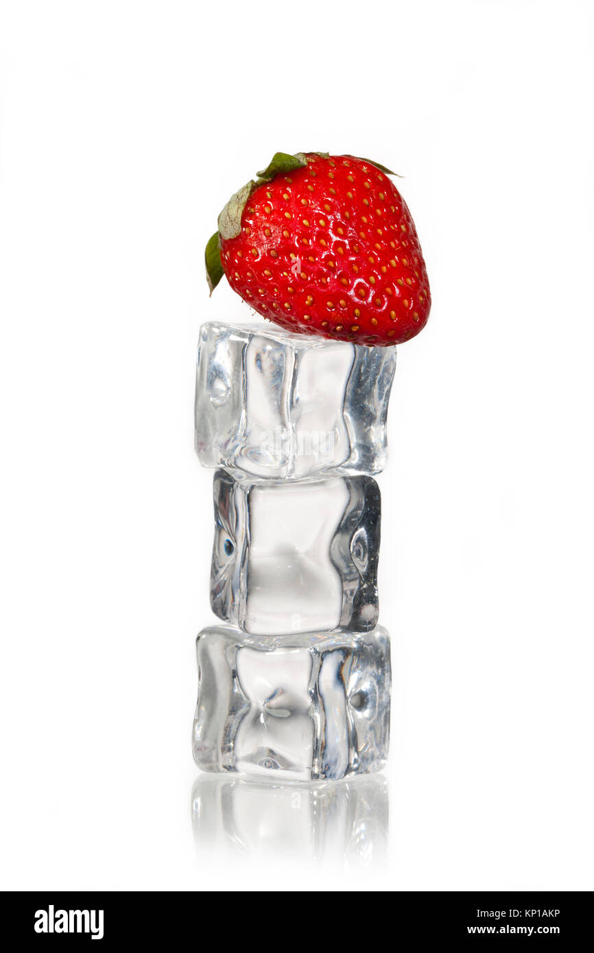 Pile of ice cubes Cut Out Stock Images & Pictures - Alamy