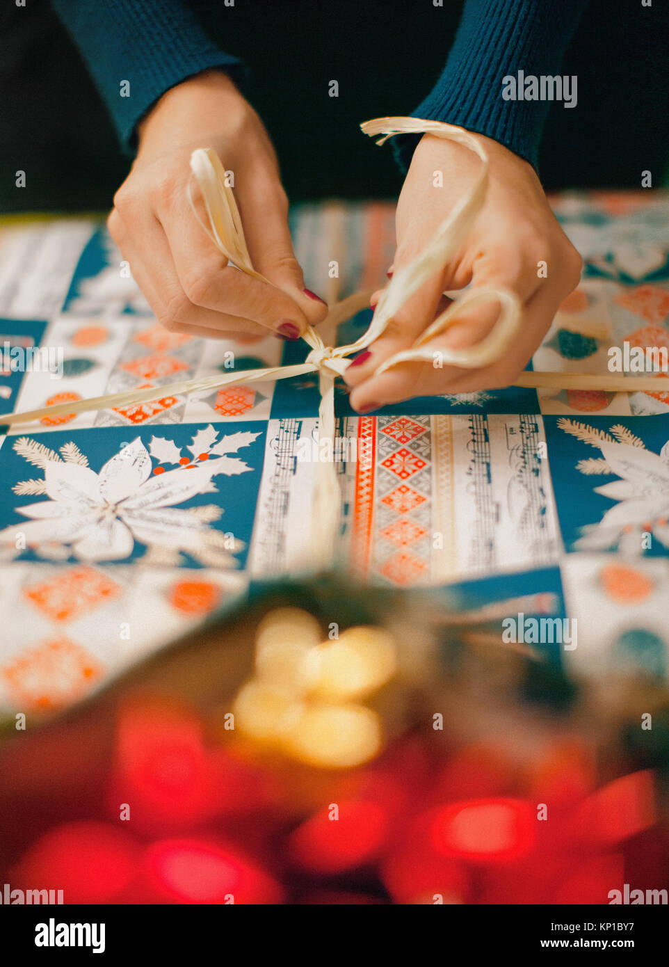 Gift wrapping paper hi-res stock photography and images - Alamy