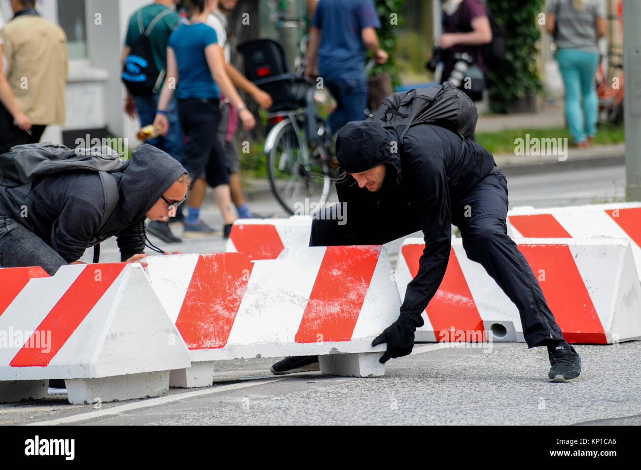 G20 summit: Rioters build barricades to block riot police forward ...