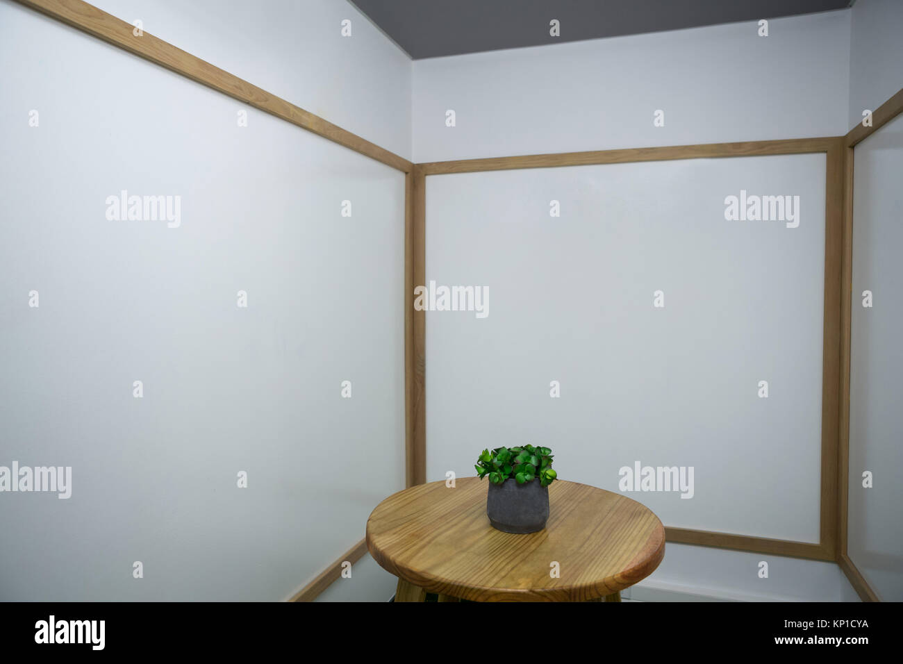 Office chair pot plant hi-res stock photography and images - Alamy