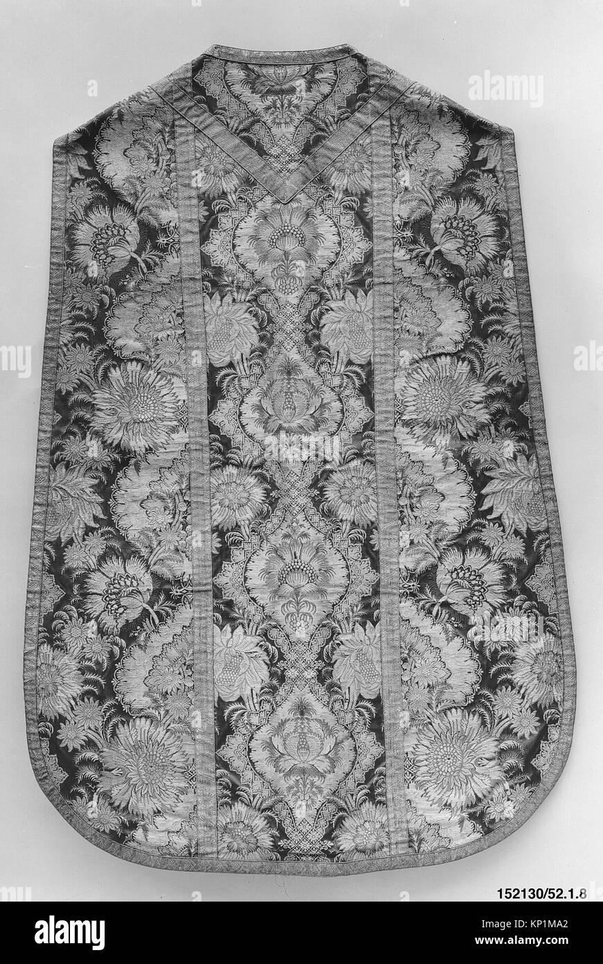 Photograph of Chasuble MET 152130 227571, a liturgical vestment from ...