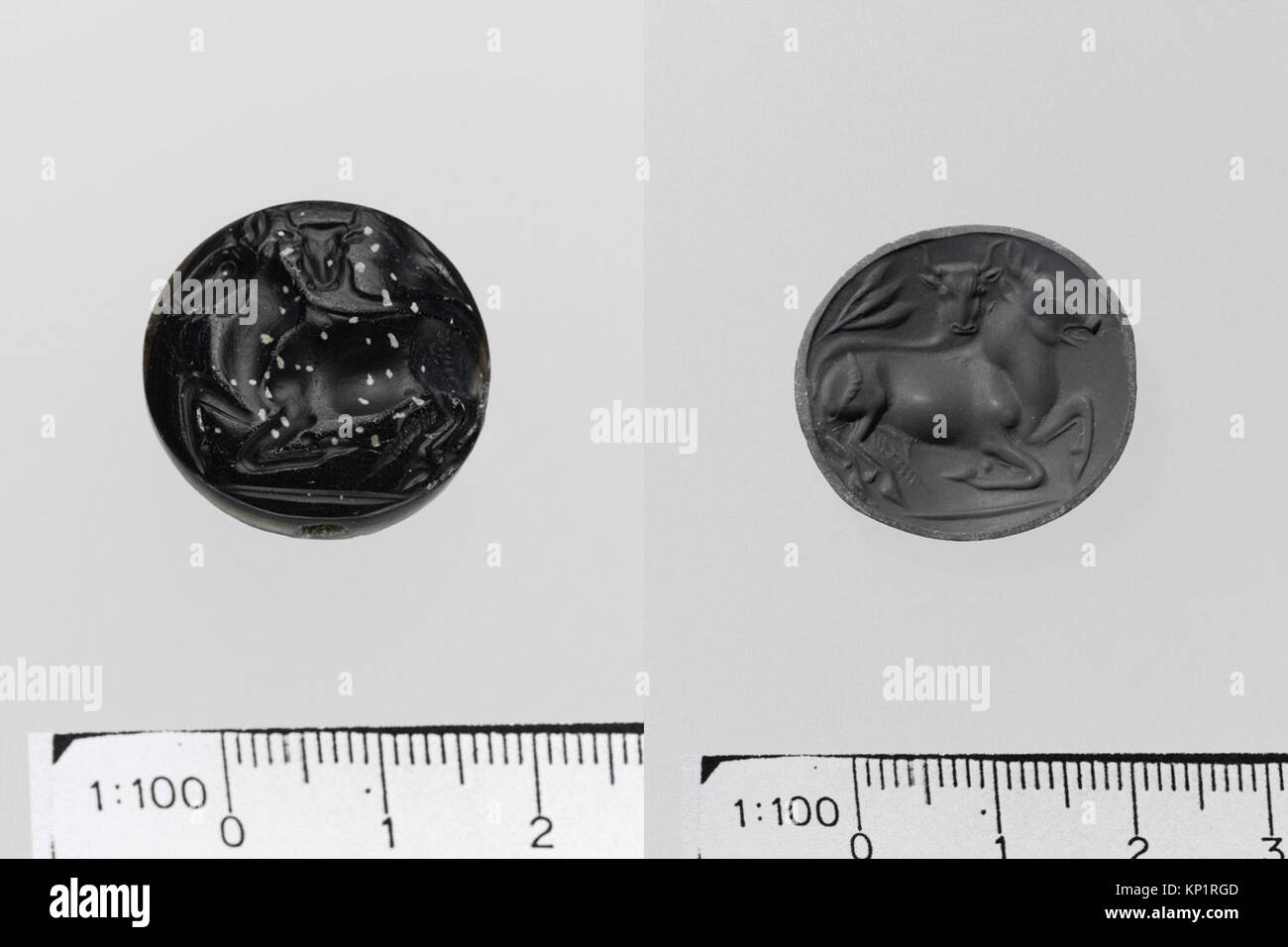 Agate lentoid seal MET DP141658 DP141660 248005 Stock Photo - Alamy