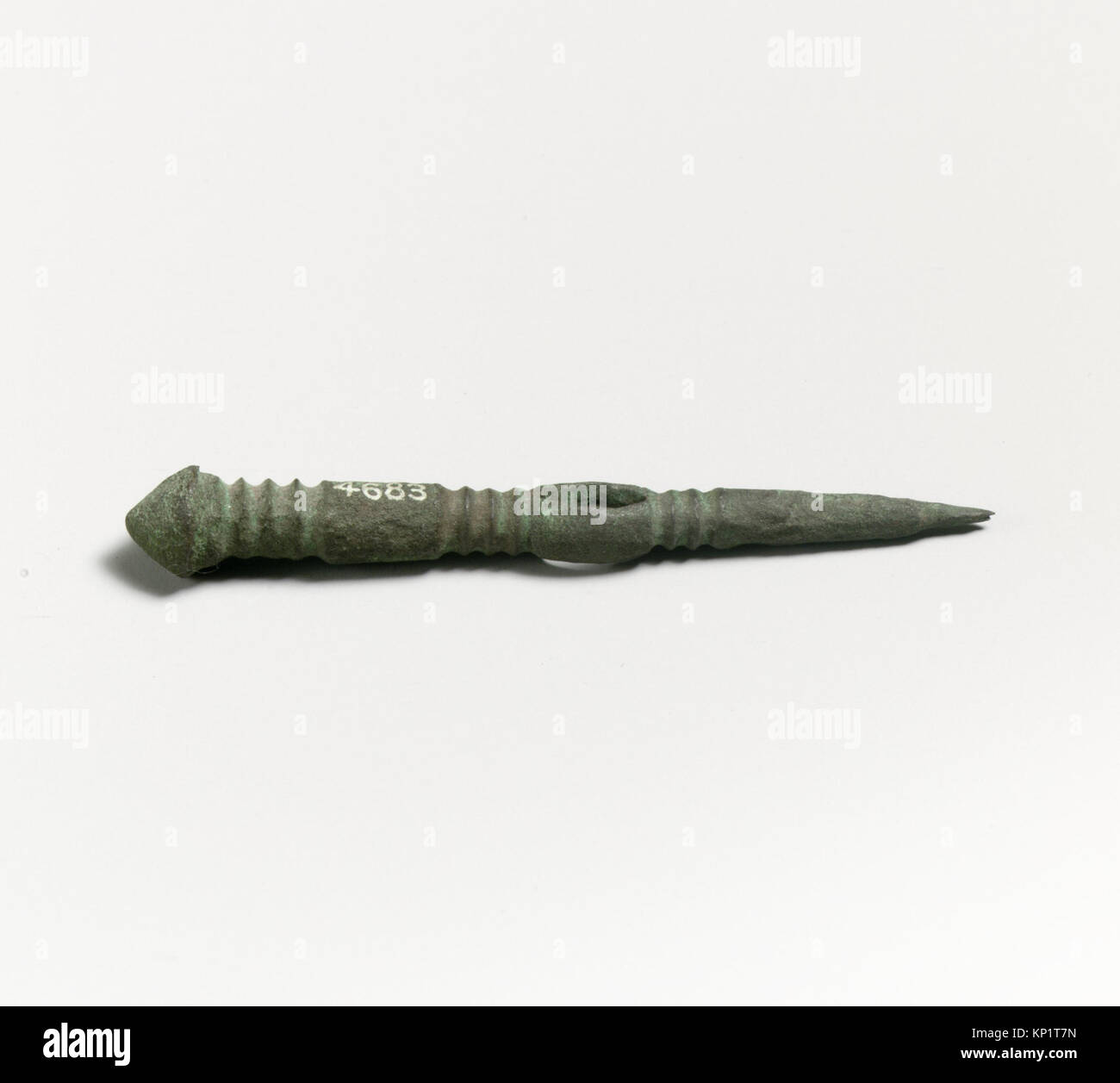 Bronze eyelet-type pin MET DP20042 244408 Stock Photo - Alamy