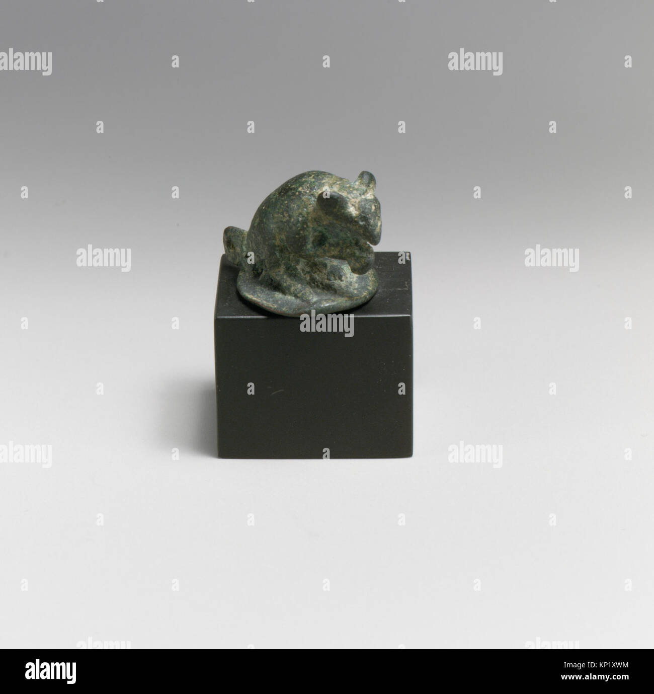 Bronze statuette of a mouse MET DP20805 255251 Roman, Bronze statuette ...