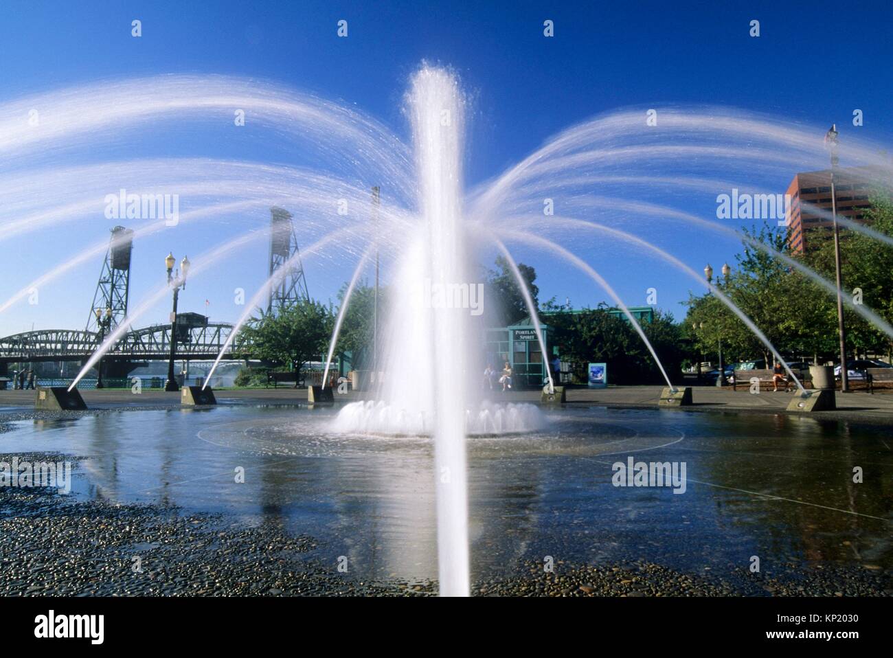 Salmon street springs fountain hi-res stock photography and images - Alamy