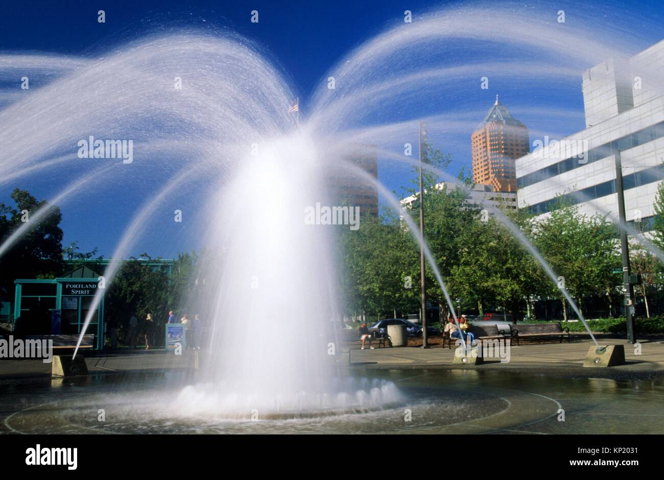 Salmon street springs fountain hi-res stock photography and images - Alamy
