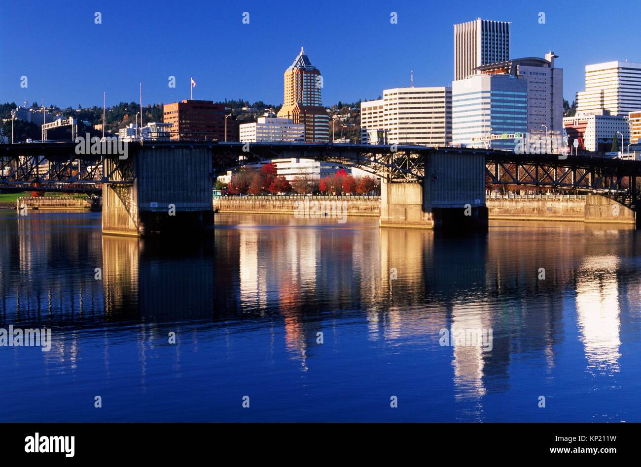 Vera katz eastbank esplanade hi-res stock photography and images - Alamy