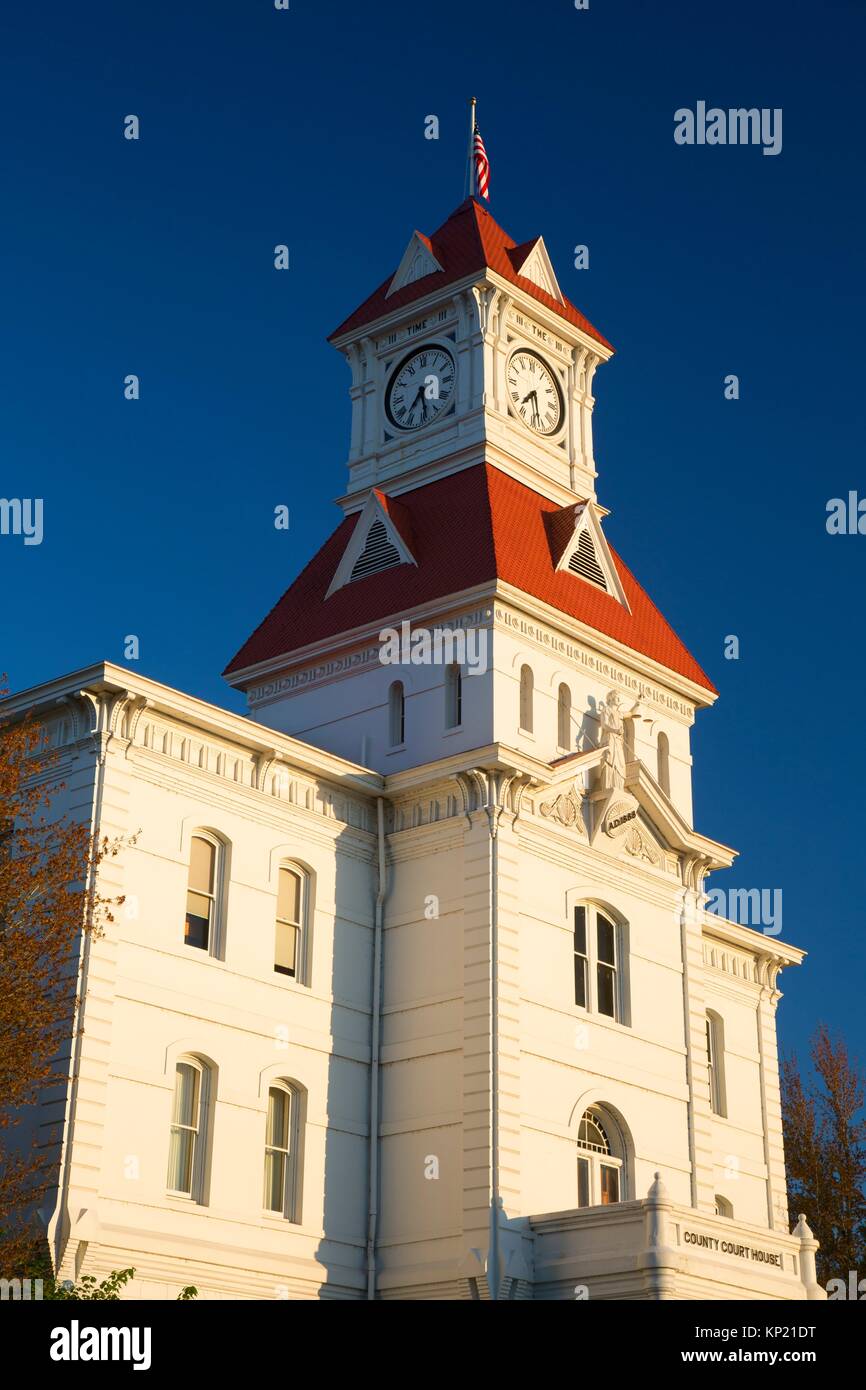 American flag courthouse hi-res stock photography and images - Alamy