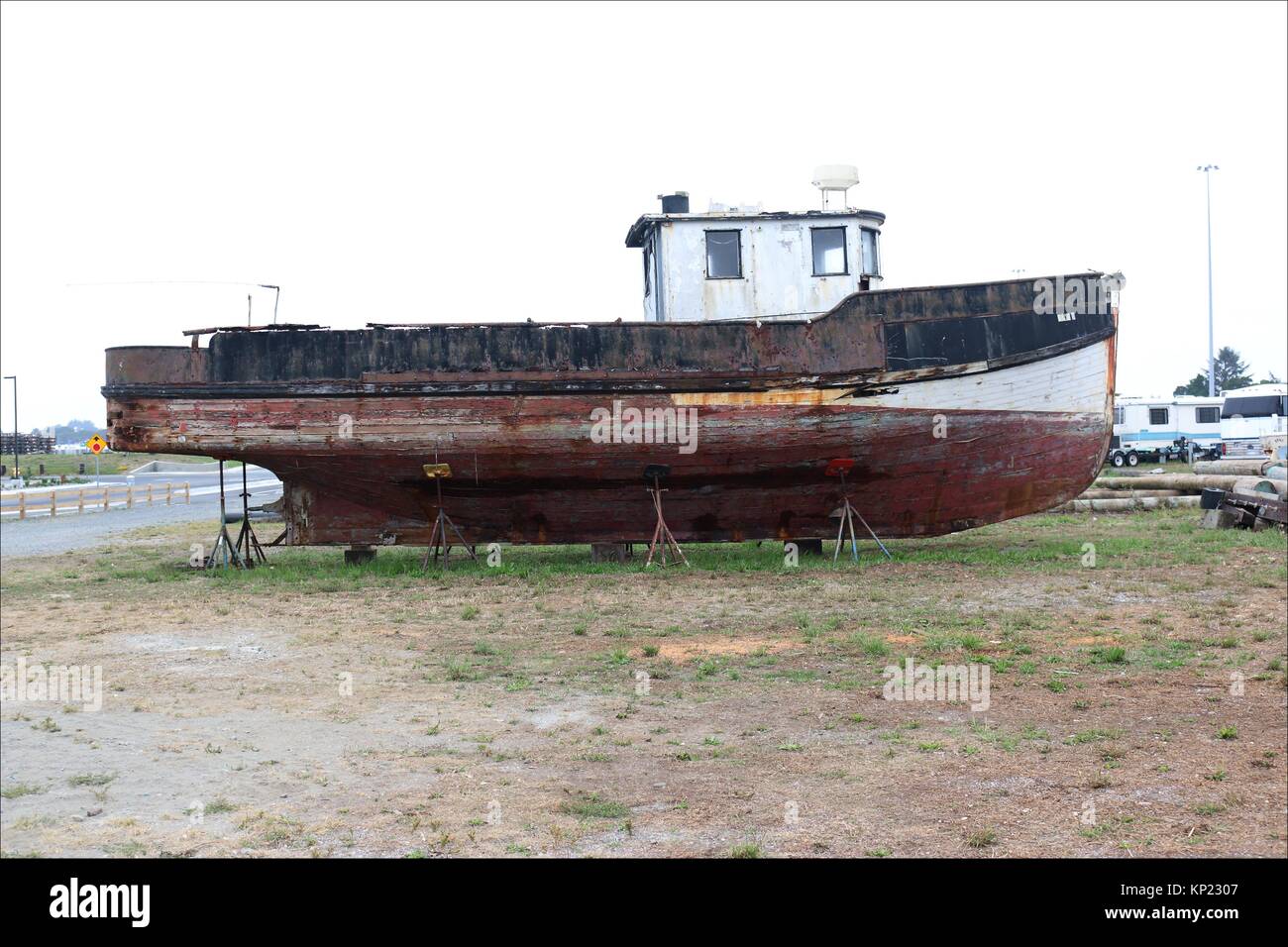Old boat remains hi-res stock photography and images - Alamy