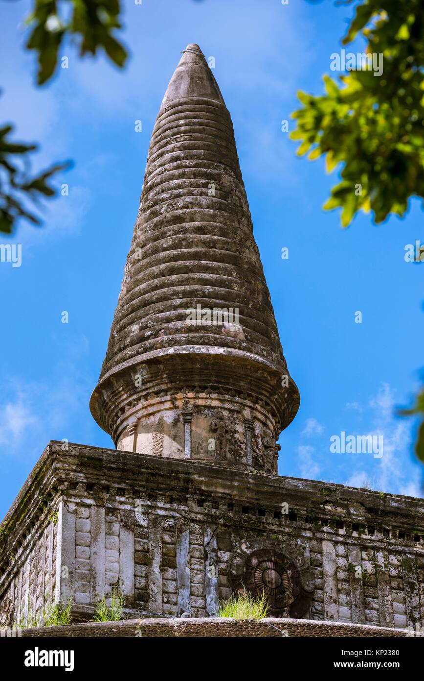 Vertical pinnacle hi-res stock photography and images - Alamy