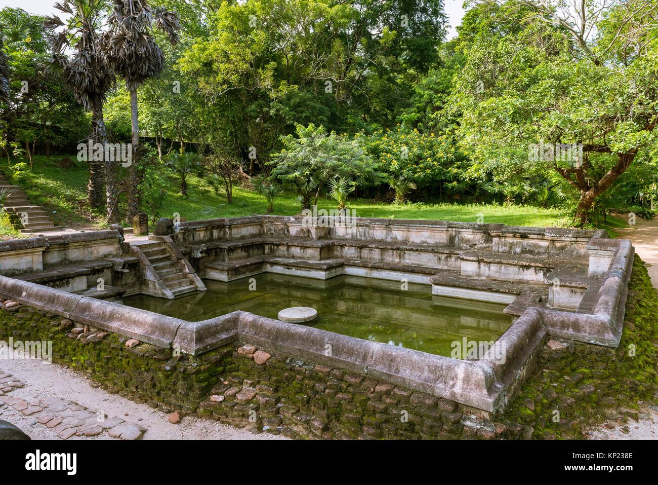 Polonnaruwa ancient sri lankan city hi-res stock photography and images ...