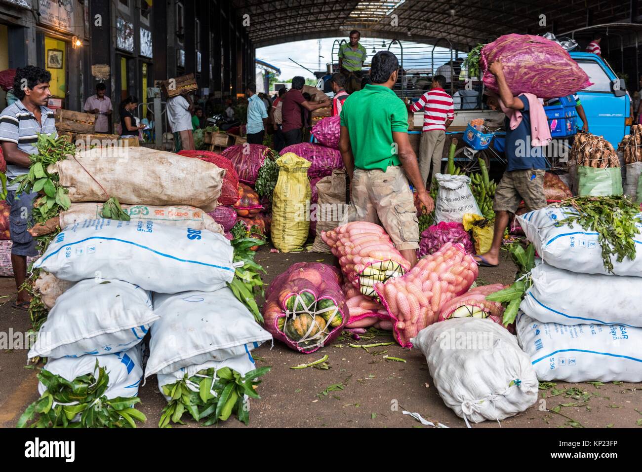 Sri lankan grocery shop hi-res stock photography and images - Alamy