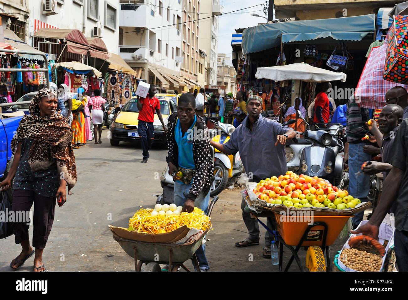 Sandaga market dakar senegal west hi-res stock photography and images - Alamy
