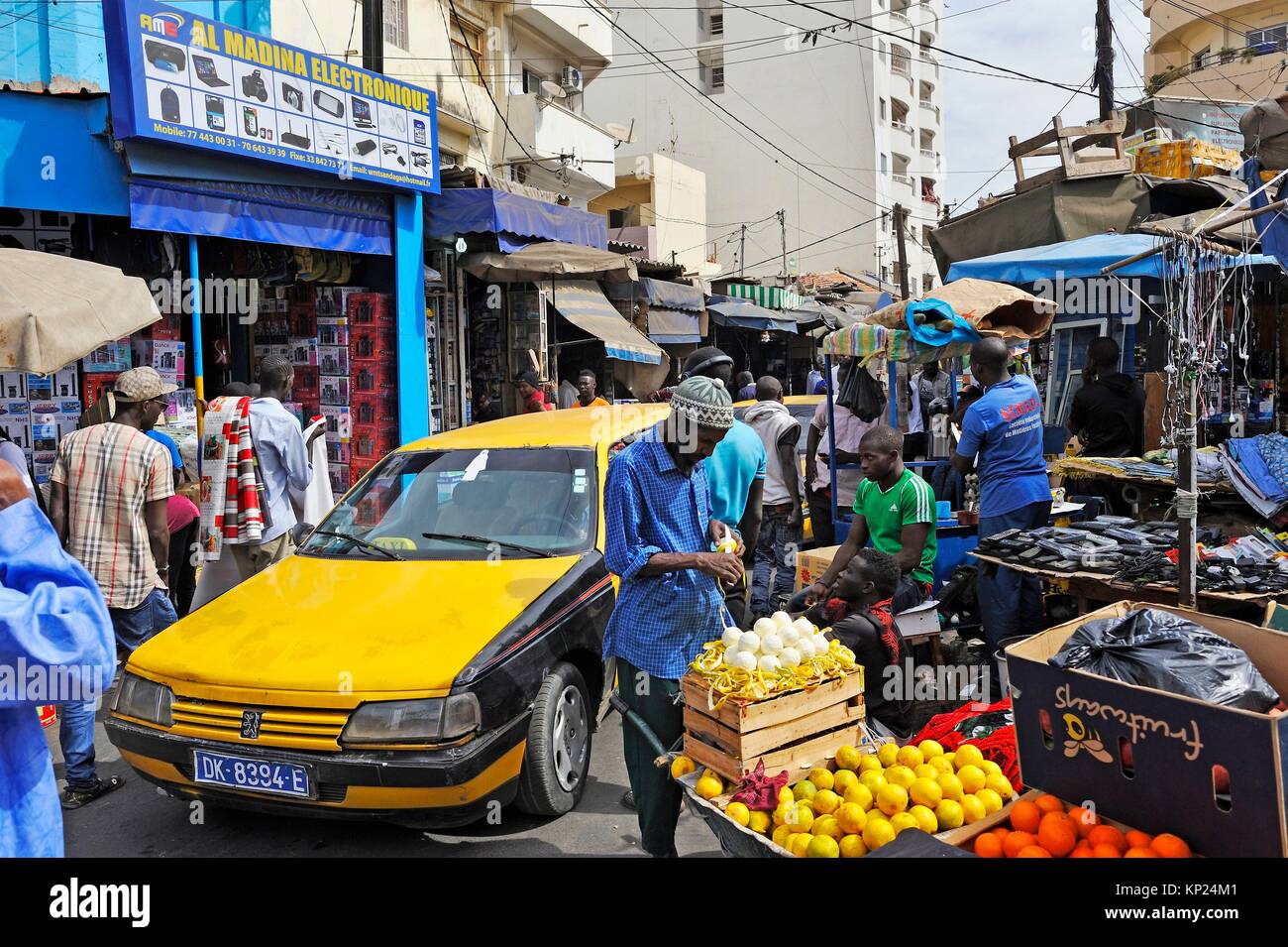 Sandaga market dakar hi-res stock photography and images - Alamy