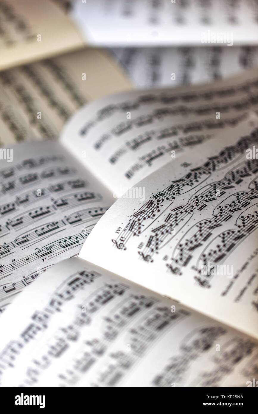 Studio sheet hi-res stock photography and images - Alamy