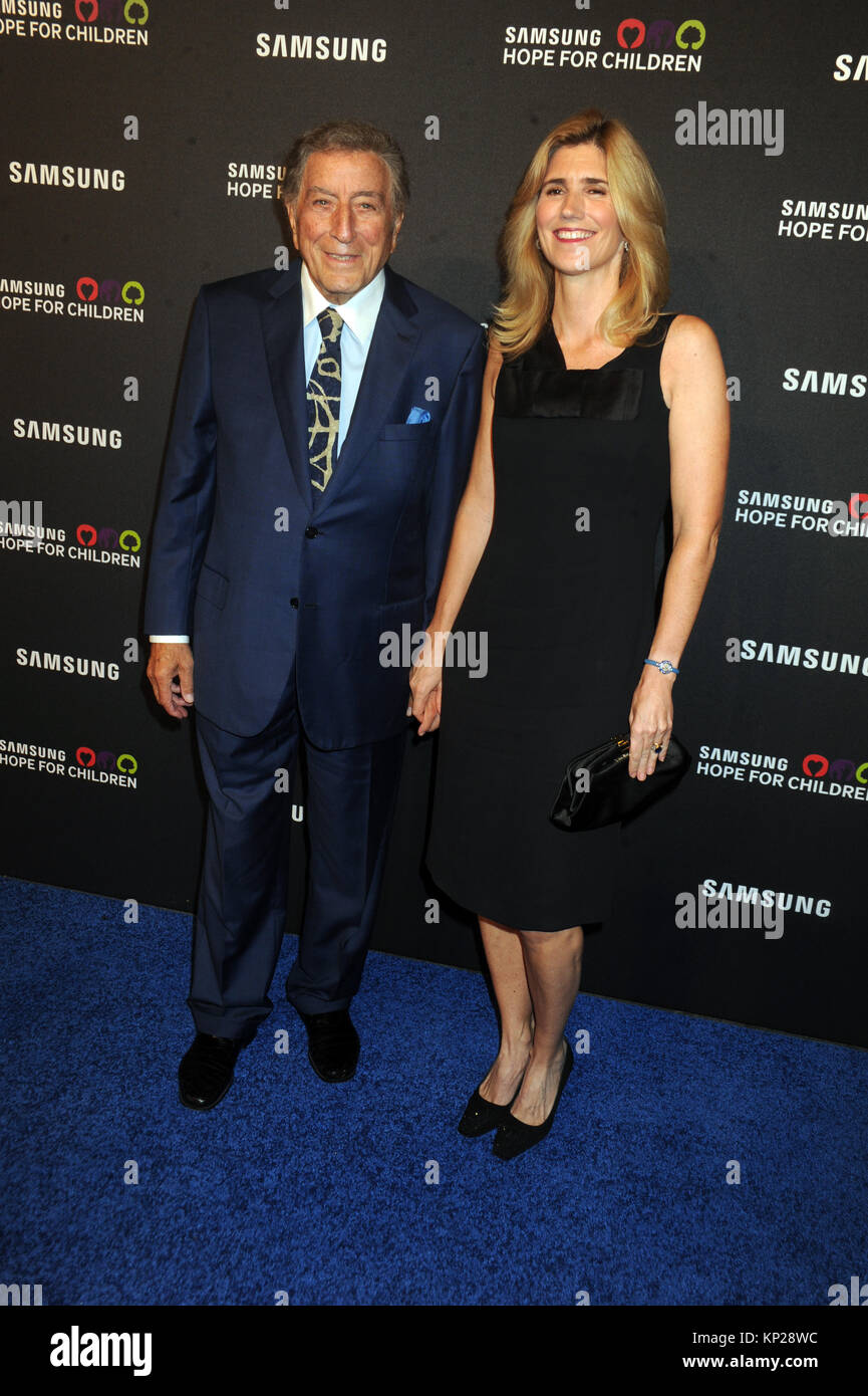 NEW YORK, NY - SEPTEMBER 17: Tony Bennett, Susan Crow attends Samsung ...