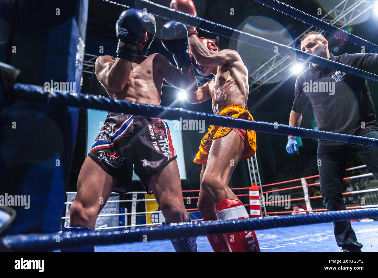 Kickboxing hi-res stock photography and images - Alamy