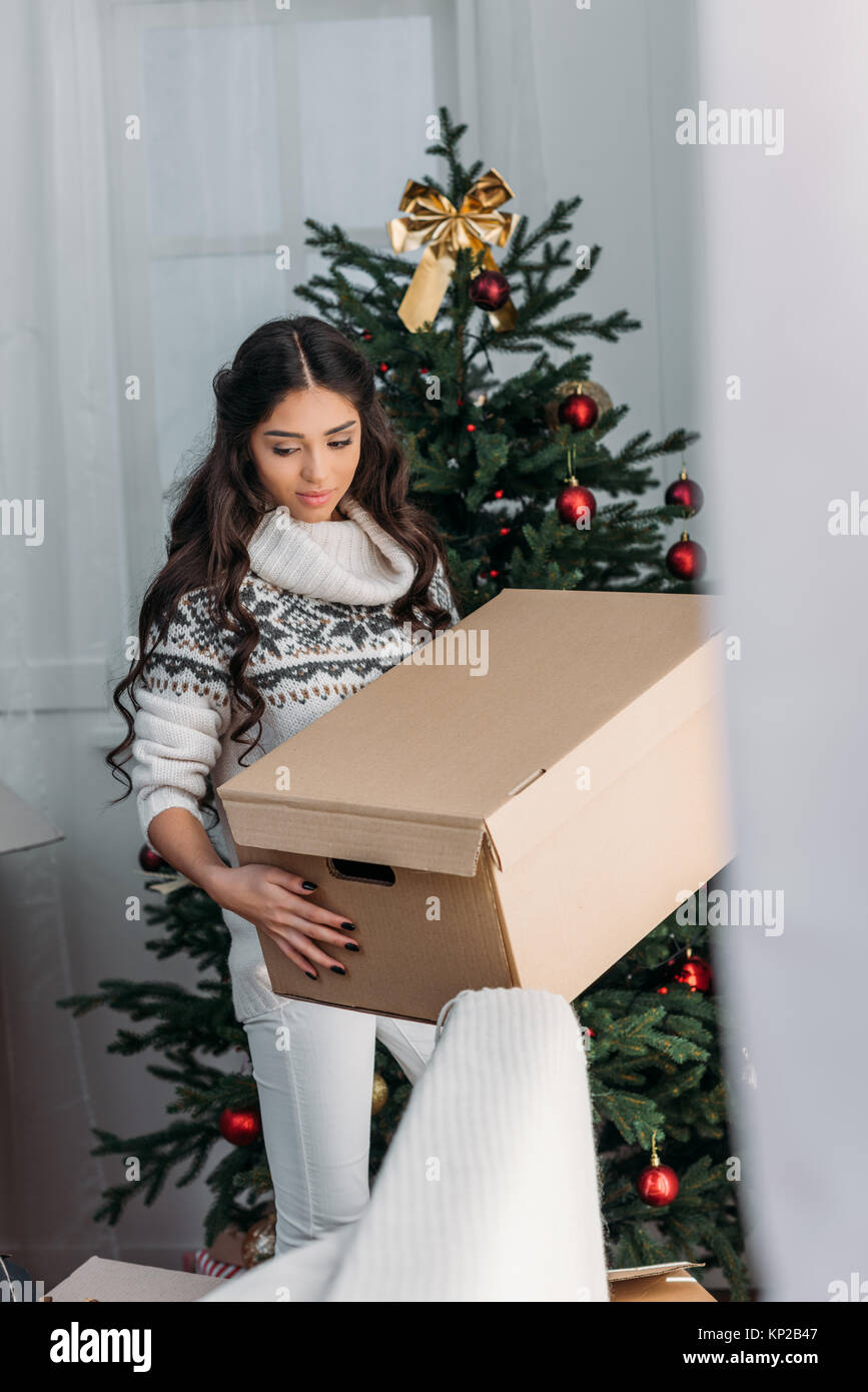 Unwrapped gift box hi-res stock photography and images - Alamy