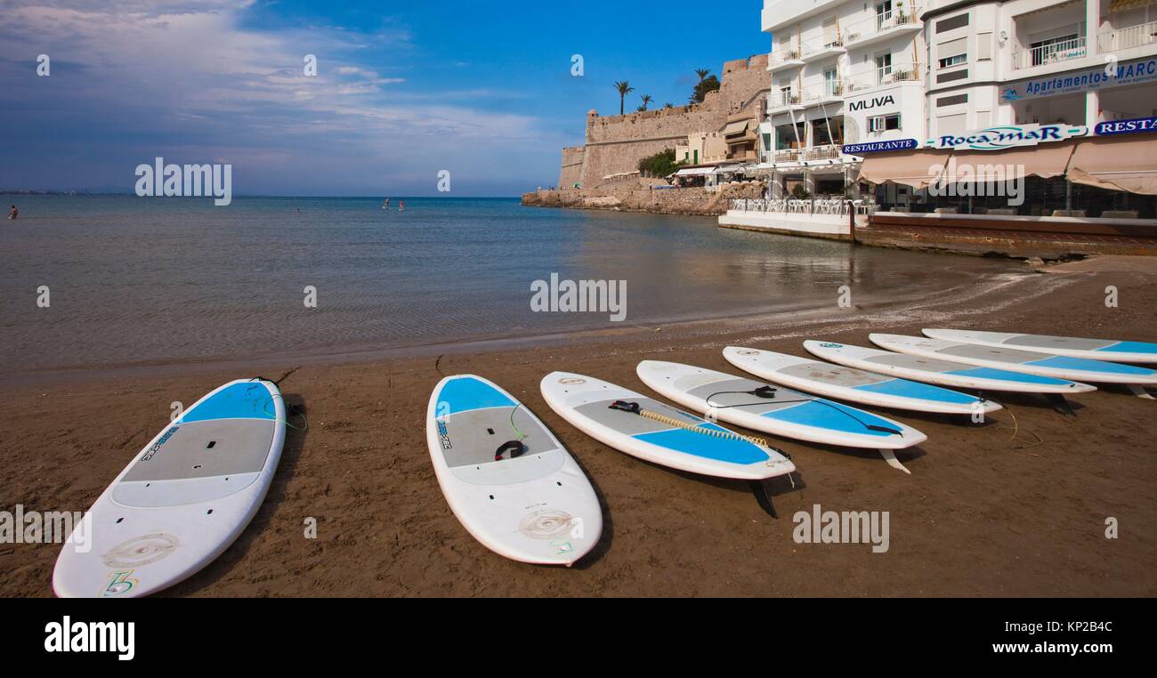 Paddleboard at beach hi-res stock photography and images - Alamy