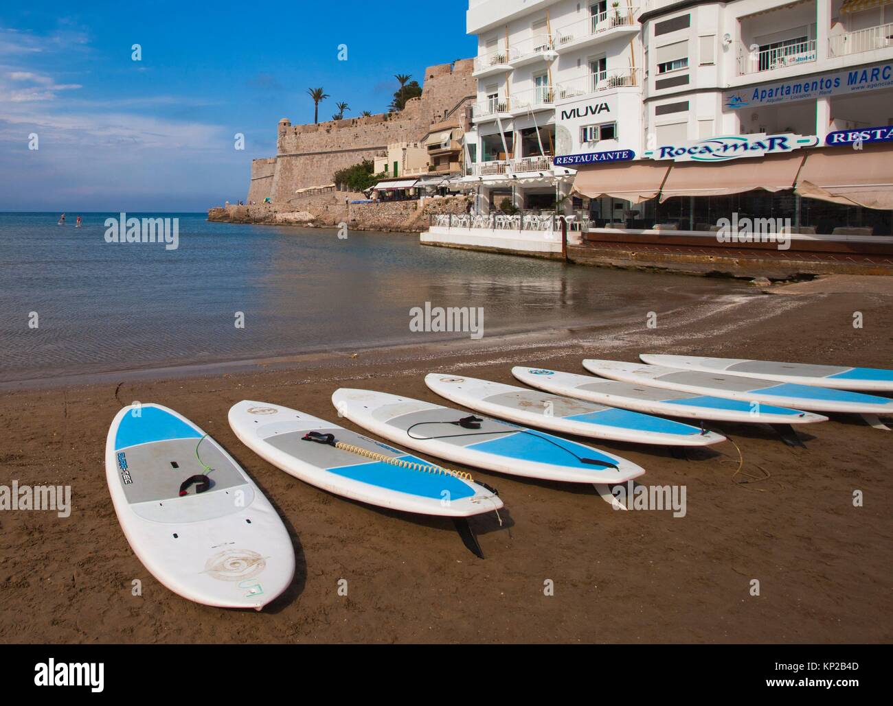 Paddleboard at beach hi-res stock photography and images - Alamy