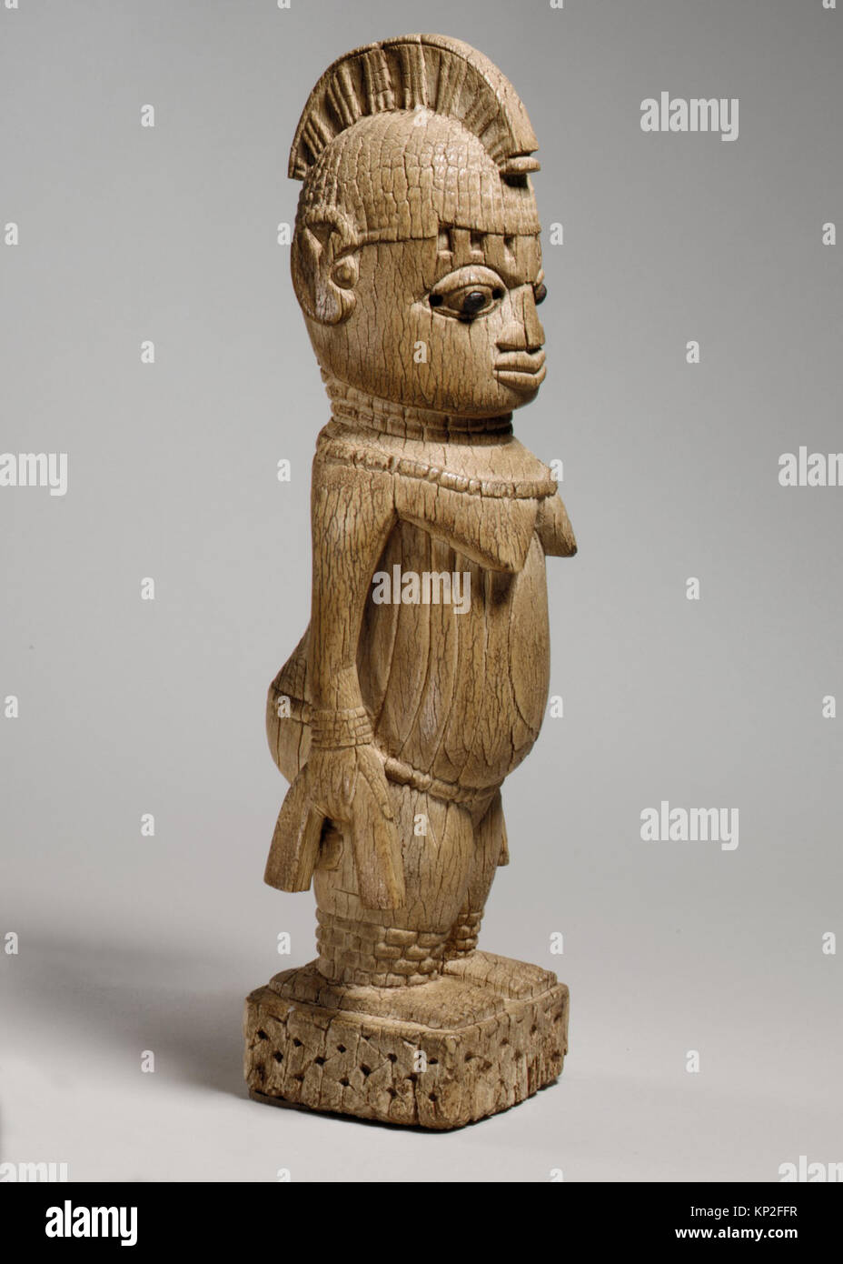 This female figure sculpture highlights anatomical proportions, posture ...