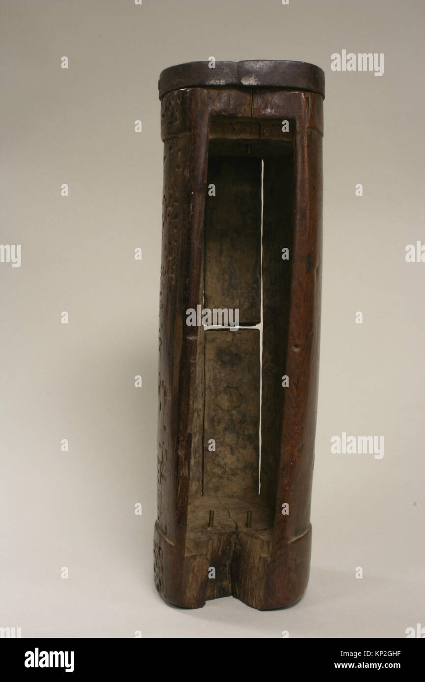 Teponaztli drum hi-res stock photography and images - Alamy