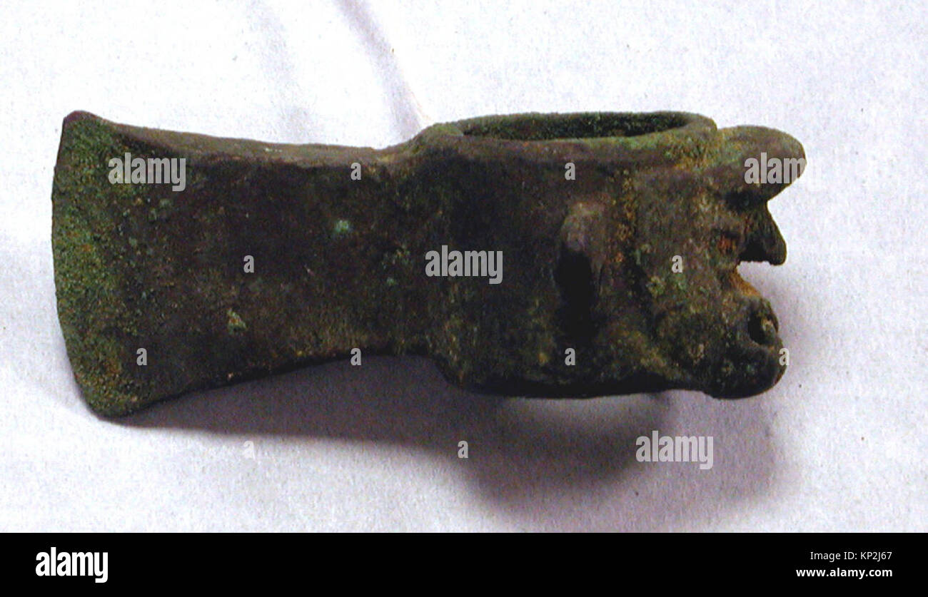 Copper Axe with Head MET vs1987 394 604A 315652 Stock Photo - Alamy