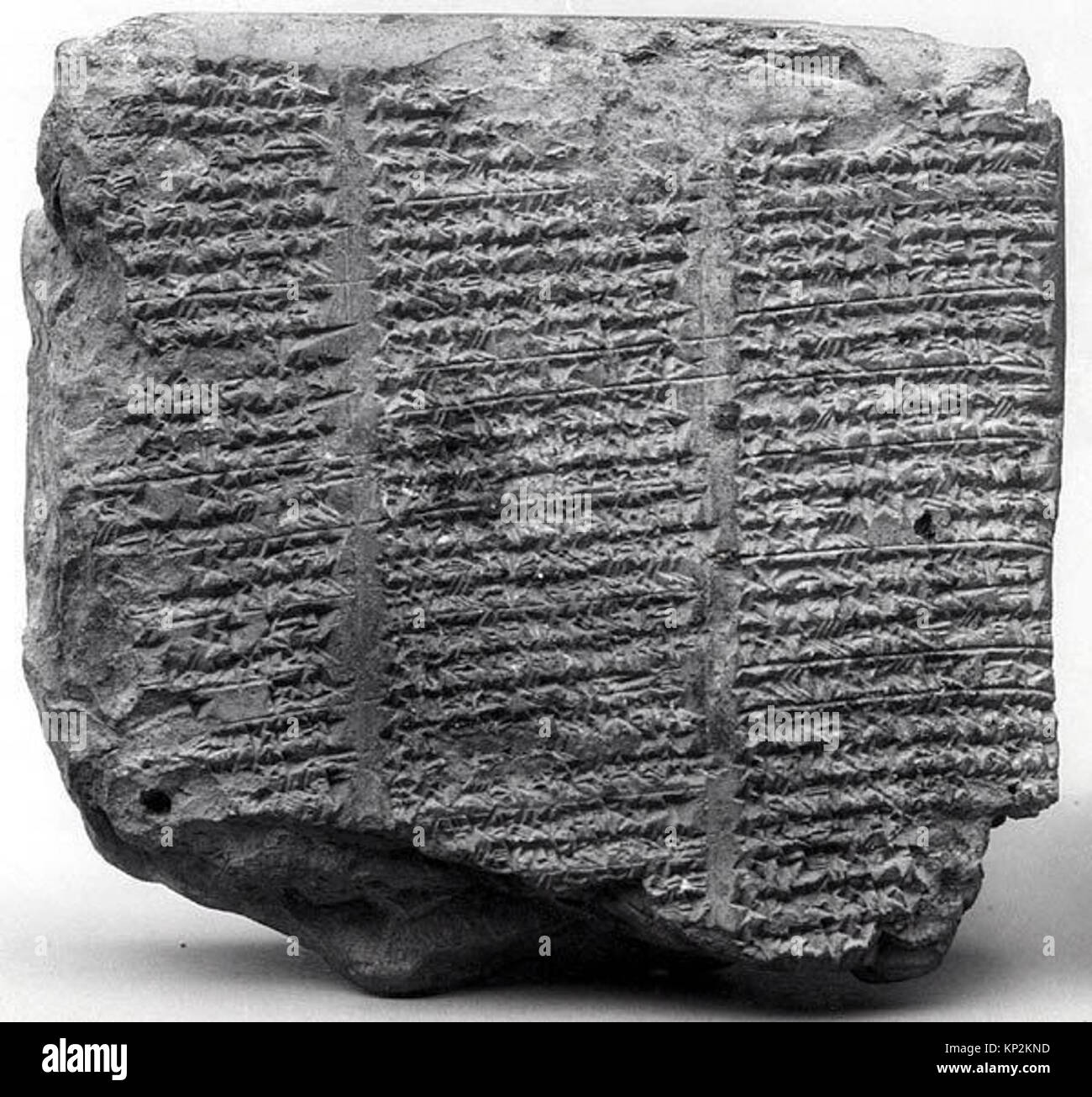 Cuneiform tablet list hi-res stock photography and images - Alamy