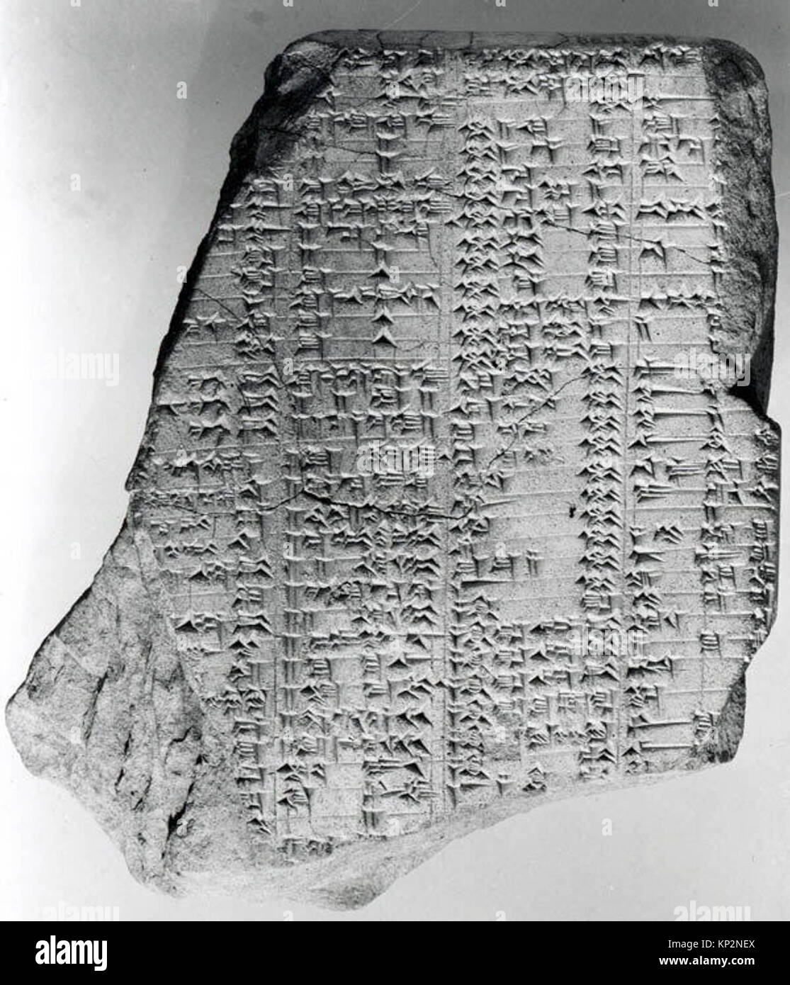 Akkadian language text in cuneiform hi-res stock photography and images ...