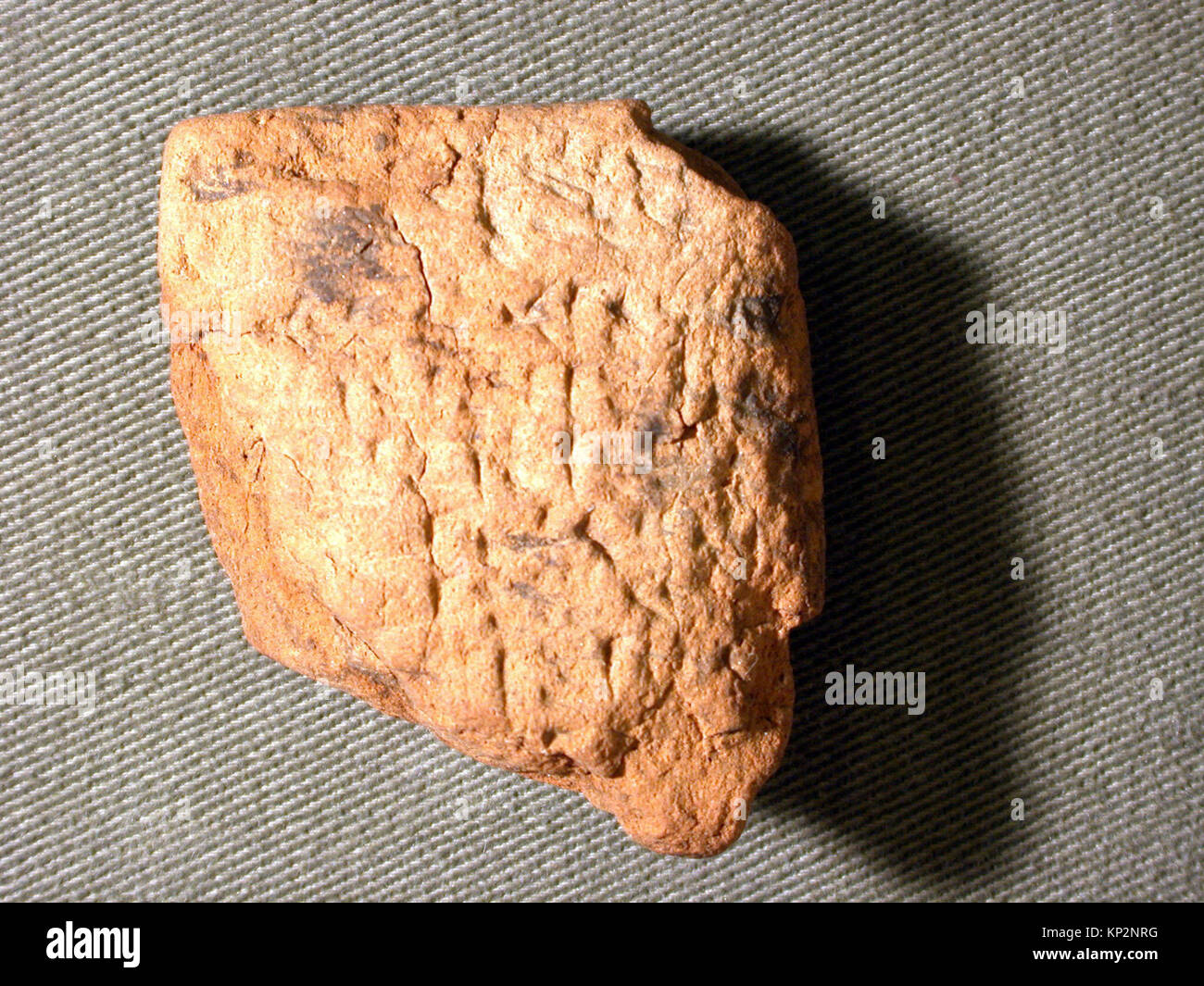 Babylonian tablet fragment hi-res stock photography and images - Alamy