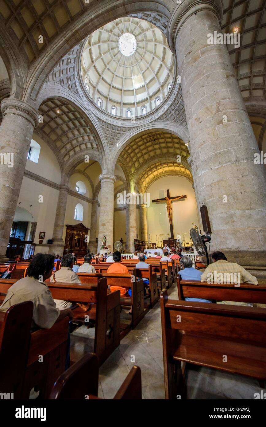 Mexico city cathedral interior hi-res stock photography and images - Alamy