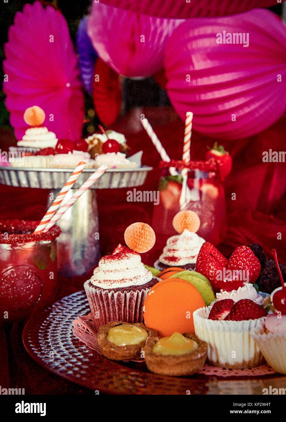 Colorful party hi-res stock photography and images - Alamy